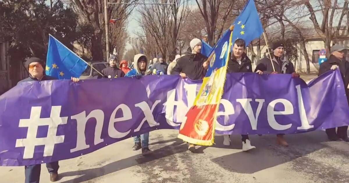 Steagul UE a ajuns la Oradea. Marș pe străzile orașului - BIHON