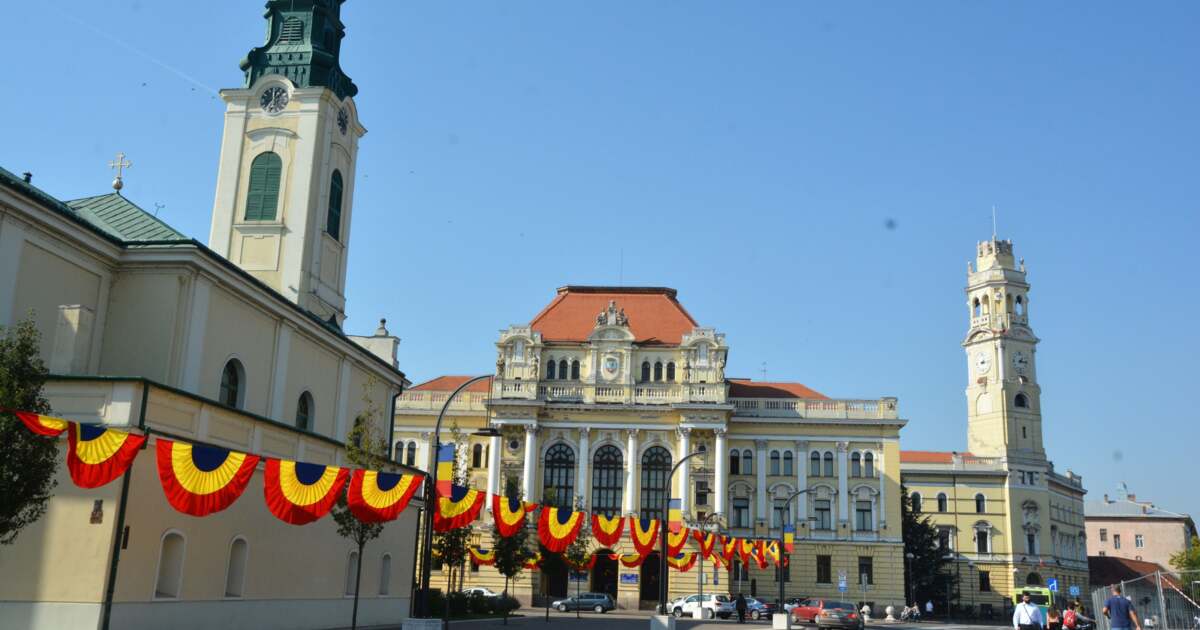 Ceremonie în fața Primăriei Oradea de Ziua Drapelului Național - BIHON
