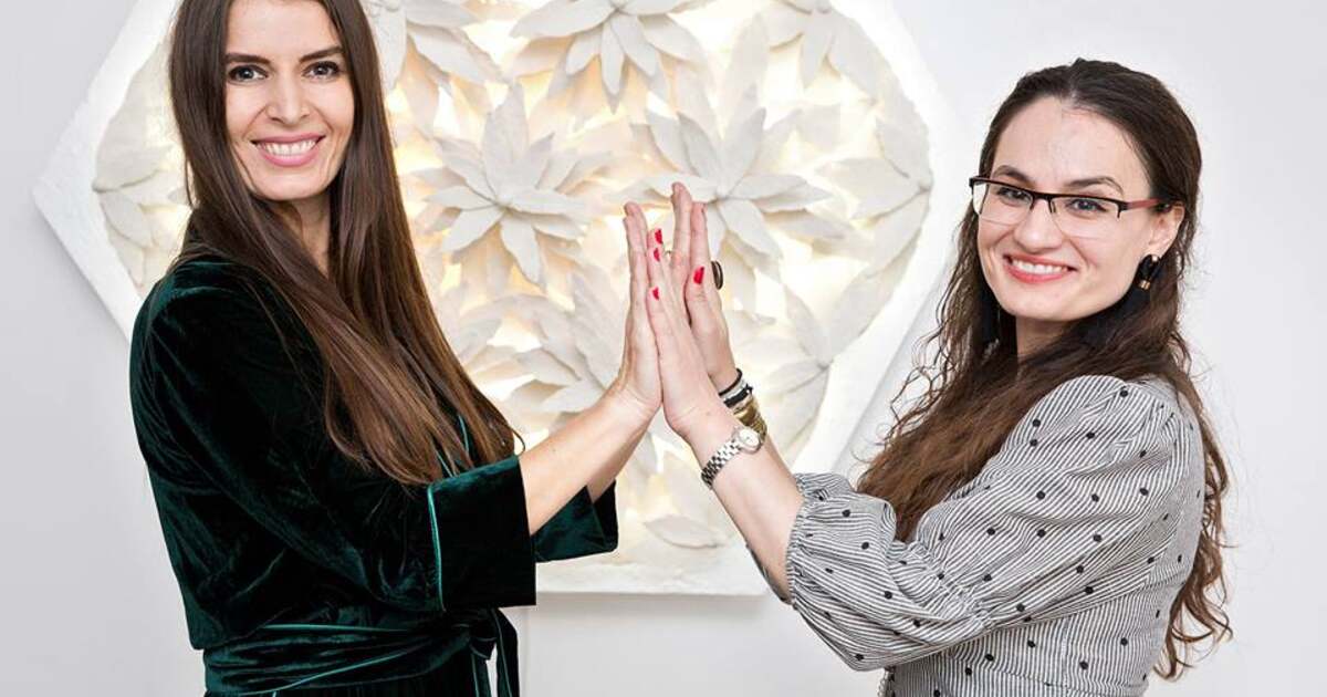 În universul de porțelan al „doamnei de caolin” la Galeriile Carol - BIHON