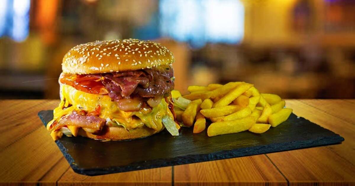 VIDEO: Cum se prepară burgerii de la Bovery, probabil cei mai buni ...