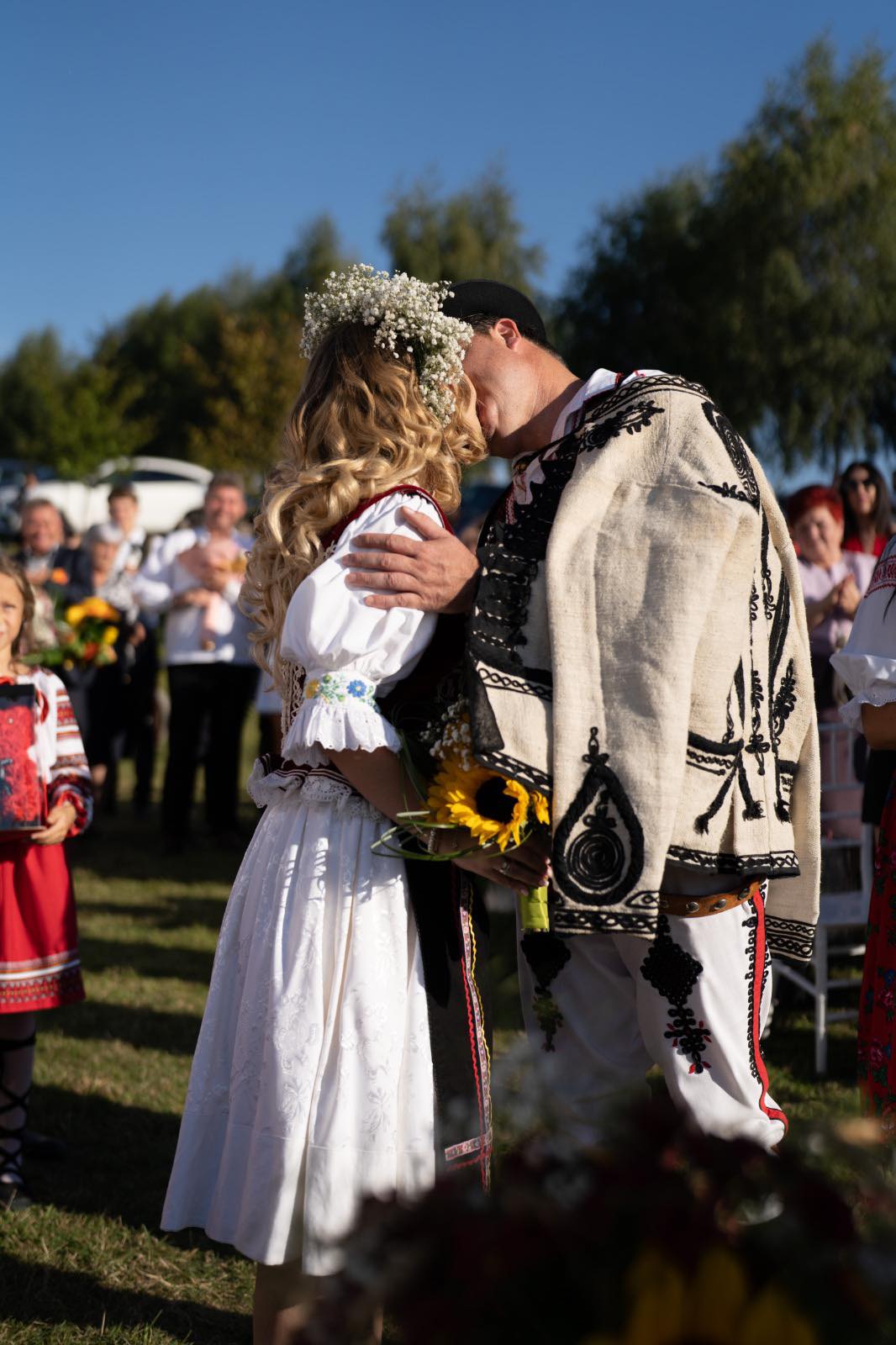 Deputatul Adrian Merka s-a căsătorit civil în stil tradițional slovac ...