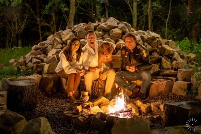 Charlie Ottley a filmat la Ginta, pentru "Flavours of România", printre ...