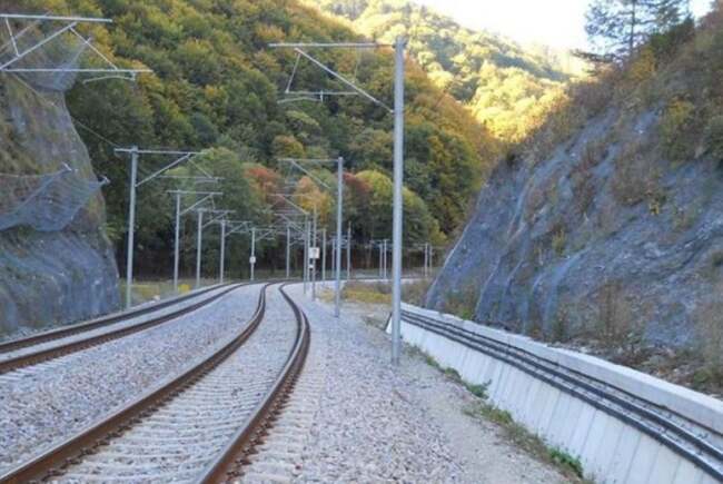 S-a semnat contractul pentru modernizarea căii ferate Cluj Napoca ...