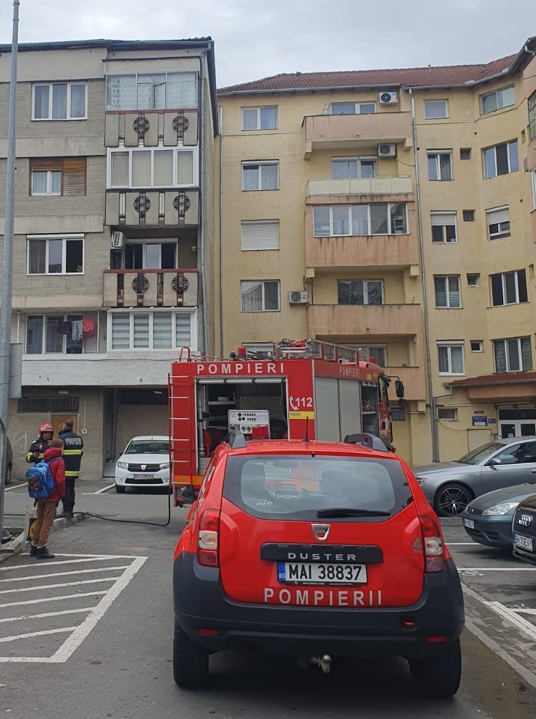 Un nou incendiu la un apartament din Oradea. Cauza incendiului ar fi o ...