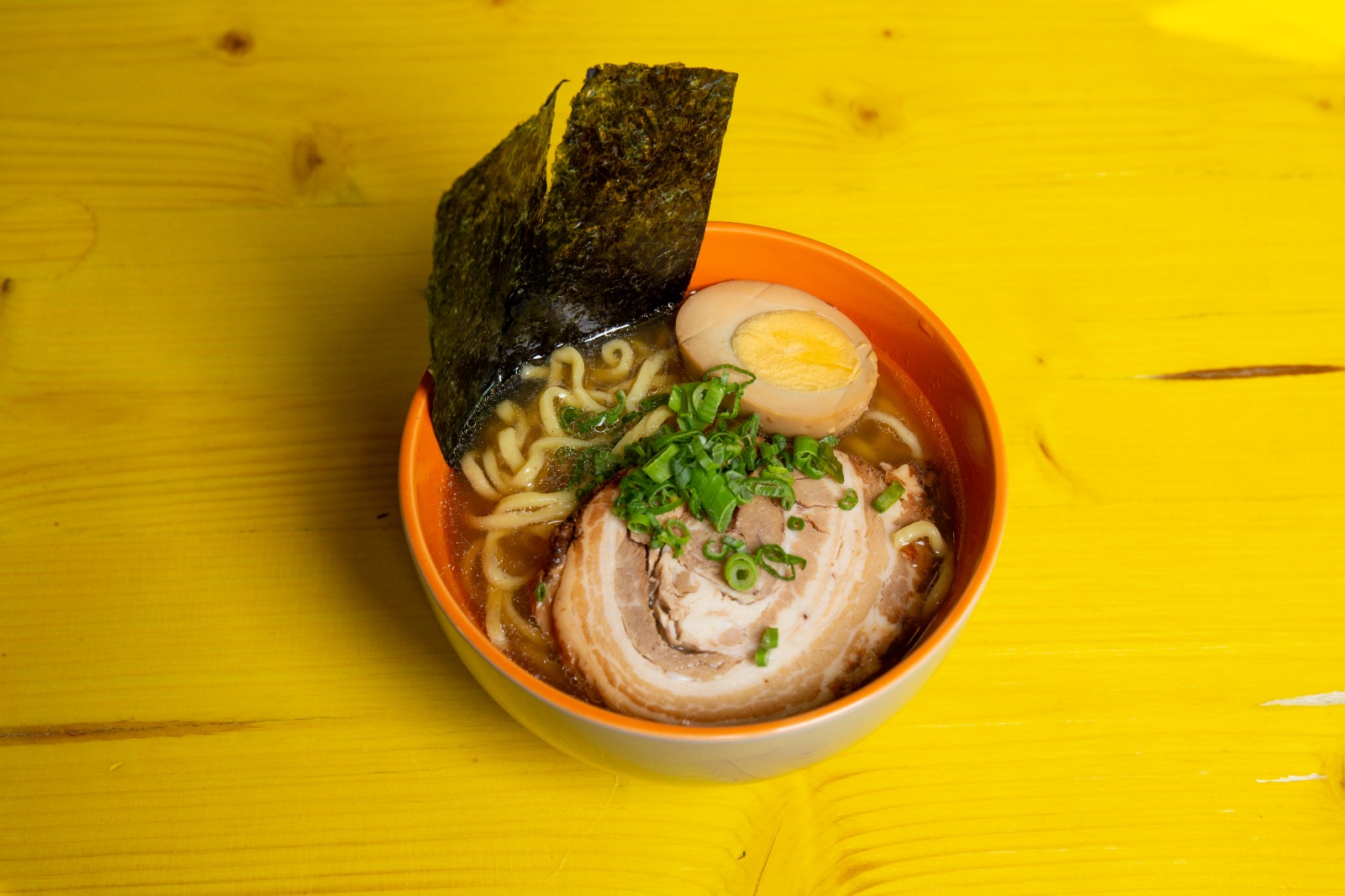FOTO: Japanos, un fast casual restaurant cu ramen, bento, sushi în ...