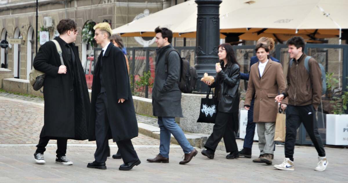 Prima zi de filmări în Oradea pentru Mickey Rourke. Sute de figuranţi ...