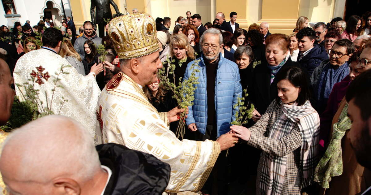 Creștinii ortodocși și greco-catolici sărbătoresc Floriile sau Intrarea ...