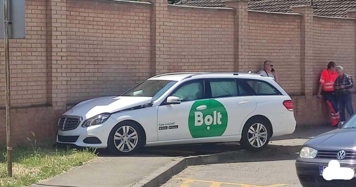Accident pe strada Ceyrat. A fost implicată și o mașină Bolt - BIHON