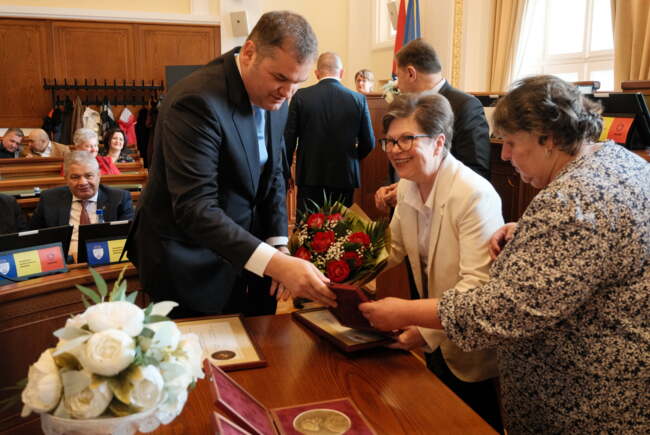 Eniko Santa, Daniela Fora și Emilia Csirak, asistenele medicale din ...