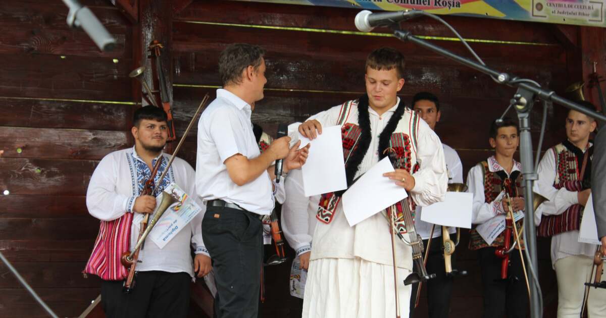 FOTO: Câştigătorii concursului viorii cu goarnă de la Roşia, 31.07.2023 ...