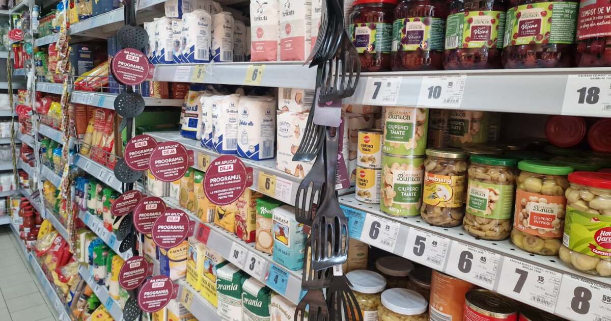 Prețuri mai mici pentru alimentele de bază. Cu cât s-au ieftinit ...