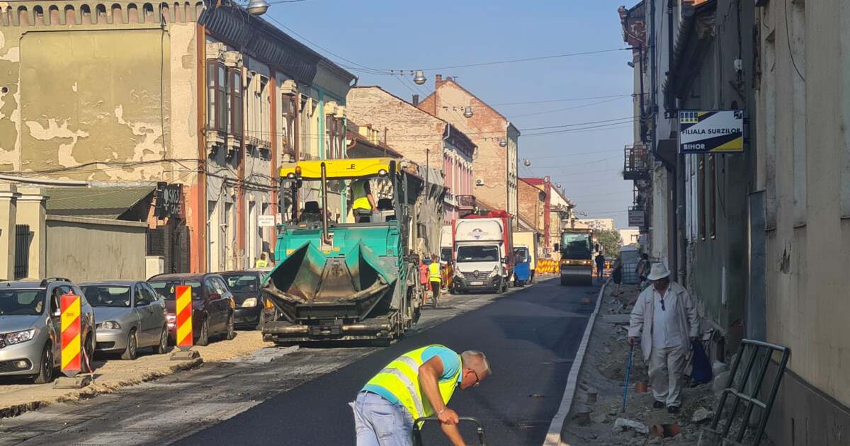 Se toarnă primul strat de asfalt pe strada Traian Moșoiu - BIHON