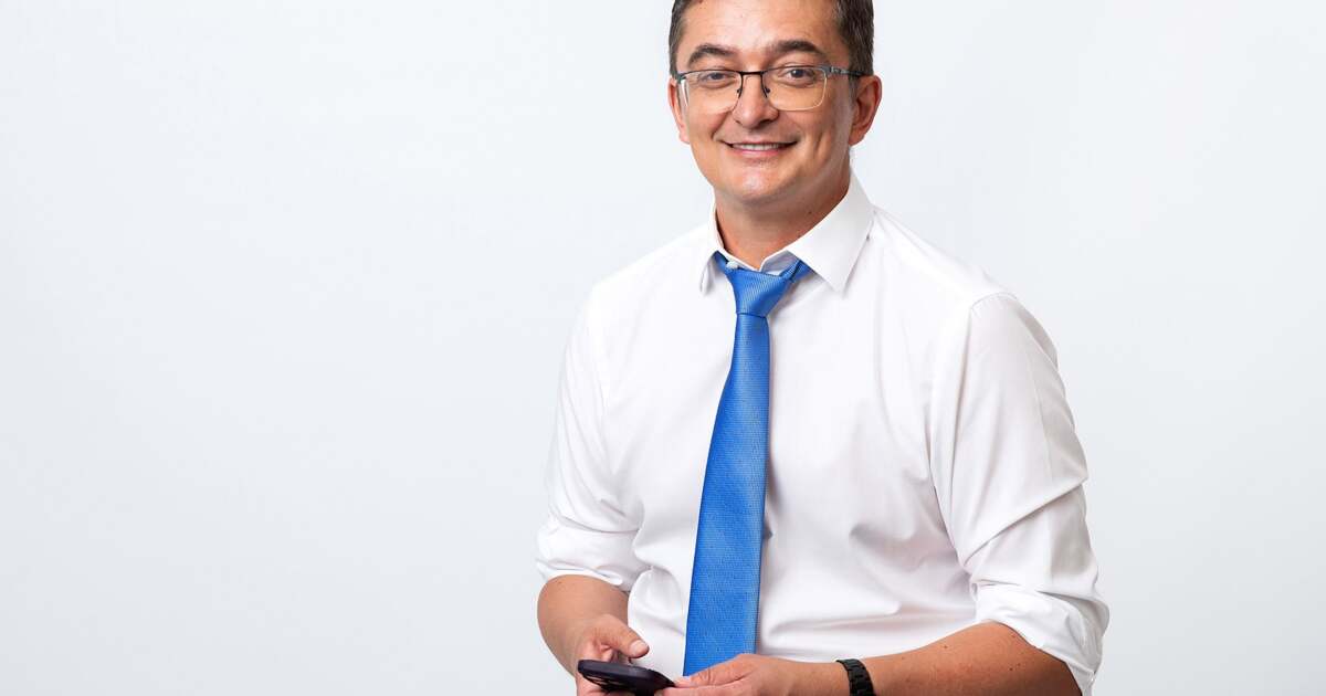 Senatorul orădean Adrian Hatos cere măsuri urgente pentru tinerii din România - BIHON