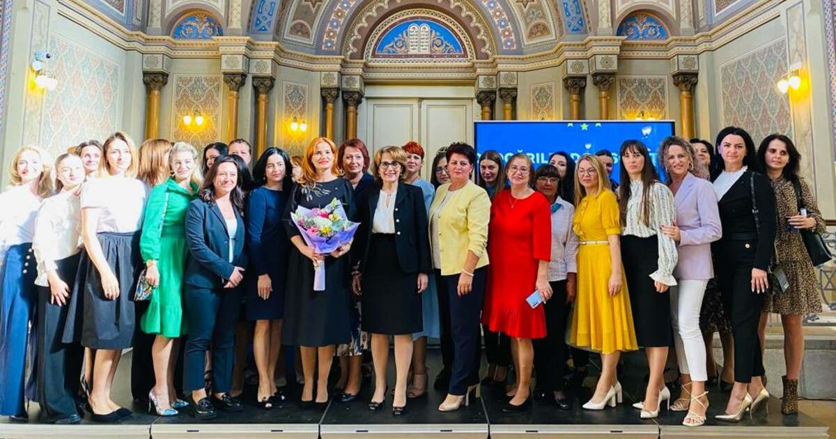 FOTO: Prima ședință a Organizației Liberale a Femeilor, în Sinagoga ...