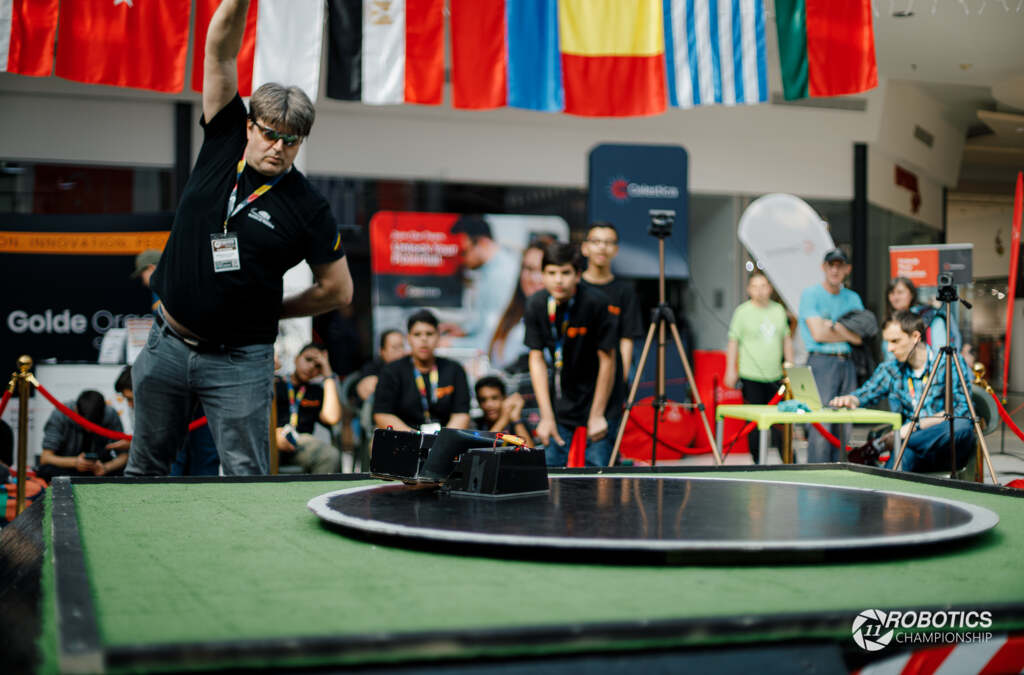 Oradea găzduiește cea de-a 12-a ediție a Campionatului de Robotică ...