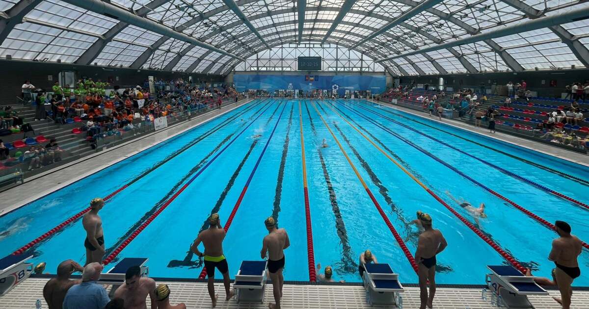 Peste 2.000 de participanți la evenimentul caritabil Swimathon. S-au ...