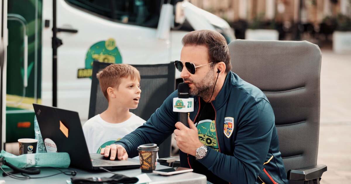 Morning ZU transmis din fața Teatrului Regina Maria din Oradea FOTO ...