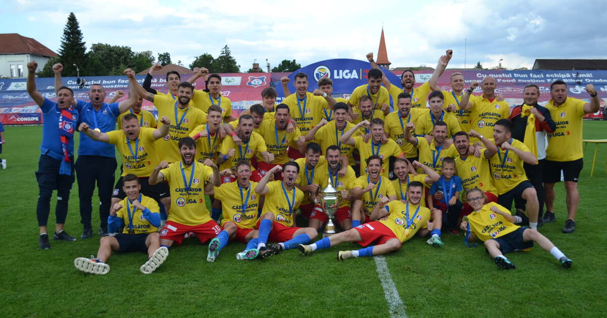 FOTO: FC Bihor a promovat în Liga 2 Foto: Teodor Biriș - BIHON