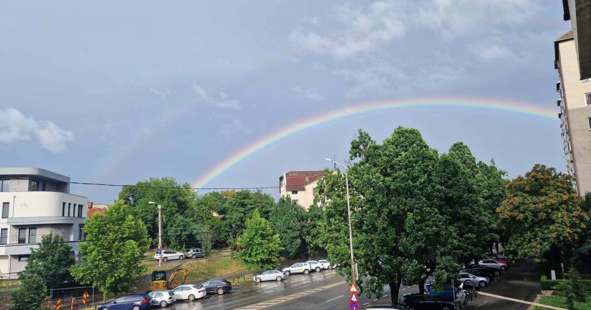 Dublu curcubeu surprins pe cerul Oradiei - BIHON