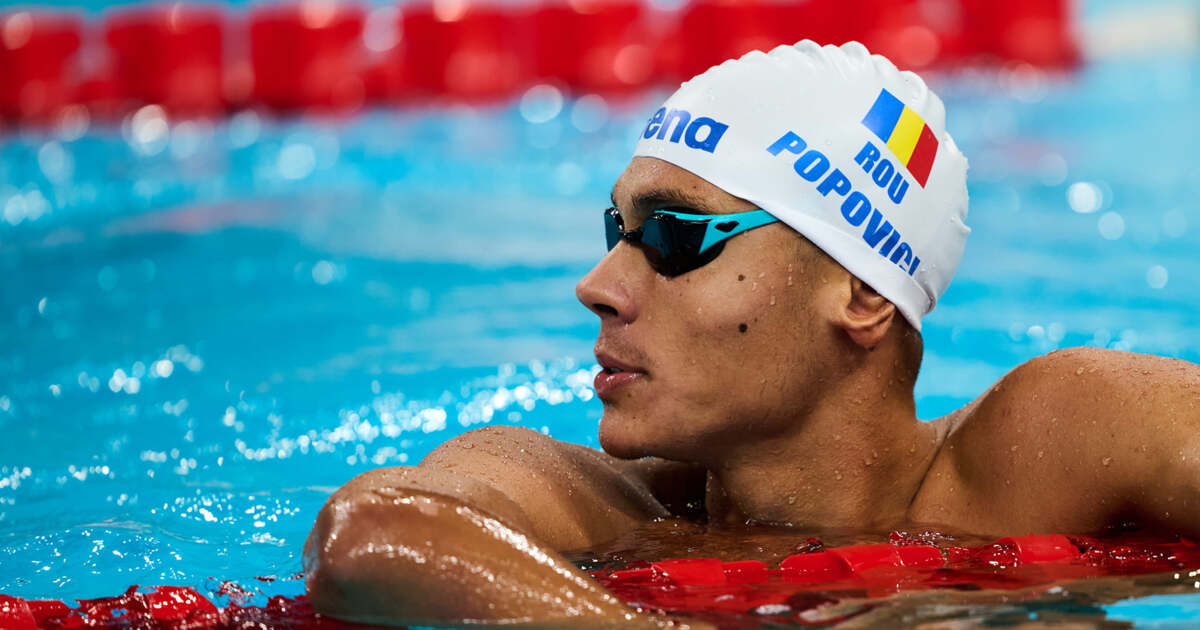 David Popovici a câștigat medalia de aur în proba de 200 de metri la Campionatul Mondial de ...