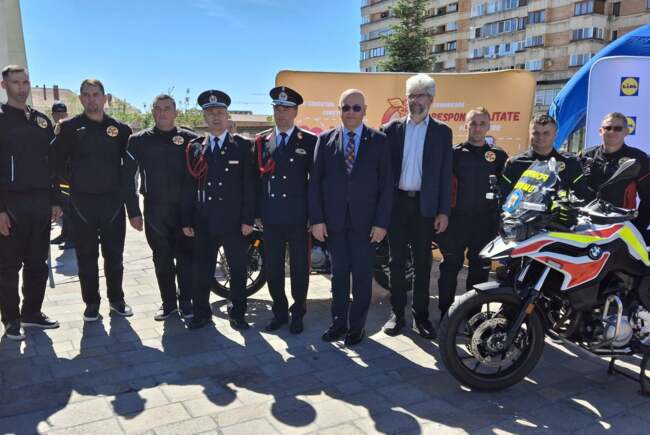 Două motociclete SMURD cu defibrilator, prezentate de ISU Bihor în ...