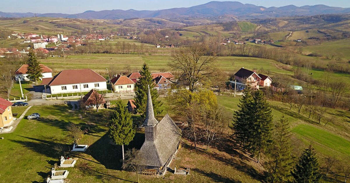 Proiectul „Bihorul autentic”: Biserica „Sf. Arhangheli Mihail și Gavril ...