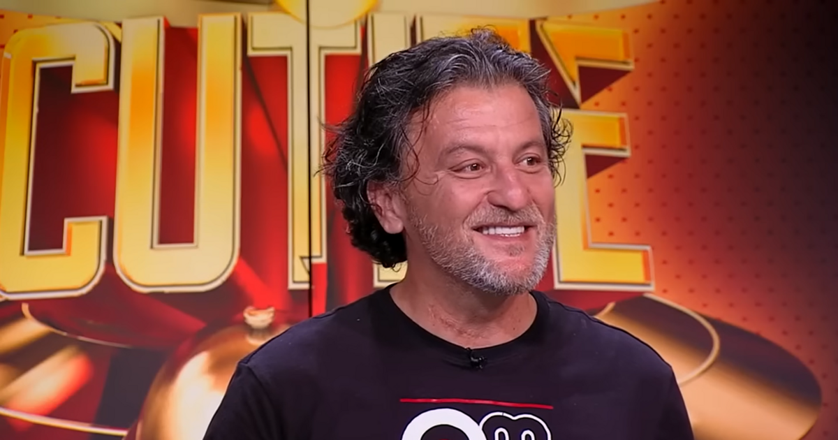 Sebastian Lupu, actorul orădean cunoscut pe TikTok, obține patru cuțite ...