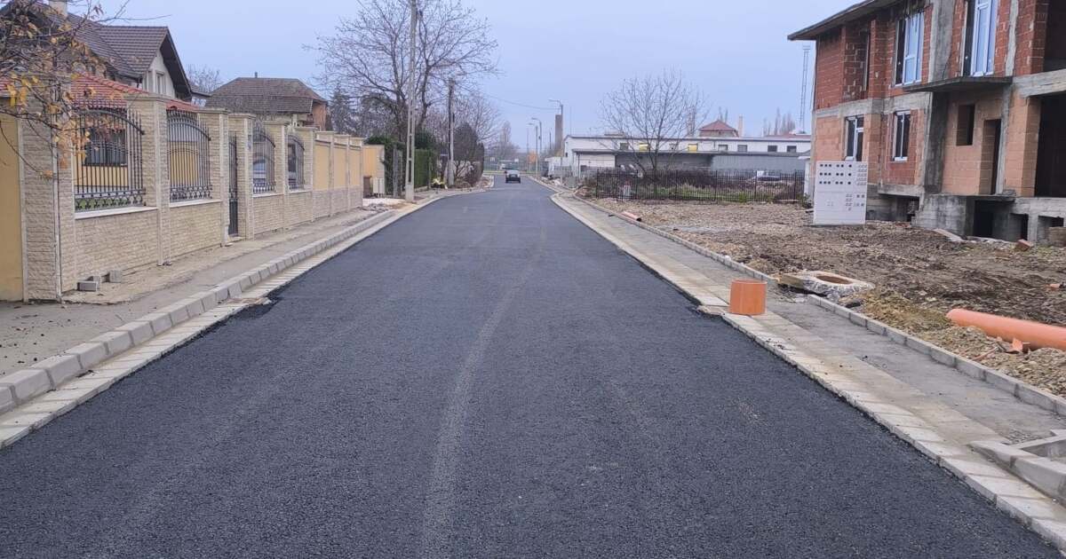 S-a turnat primul strat de asfalt pe strada Bunyitai Vince din Oradea ...