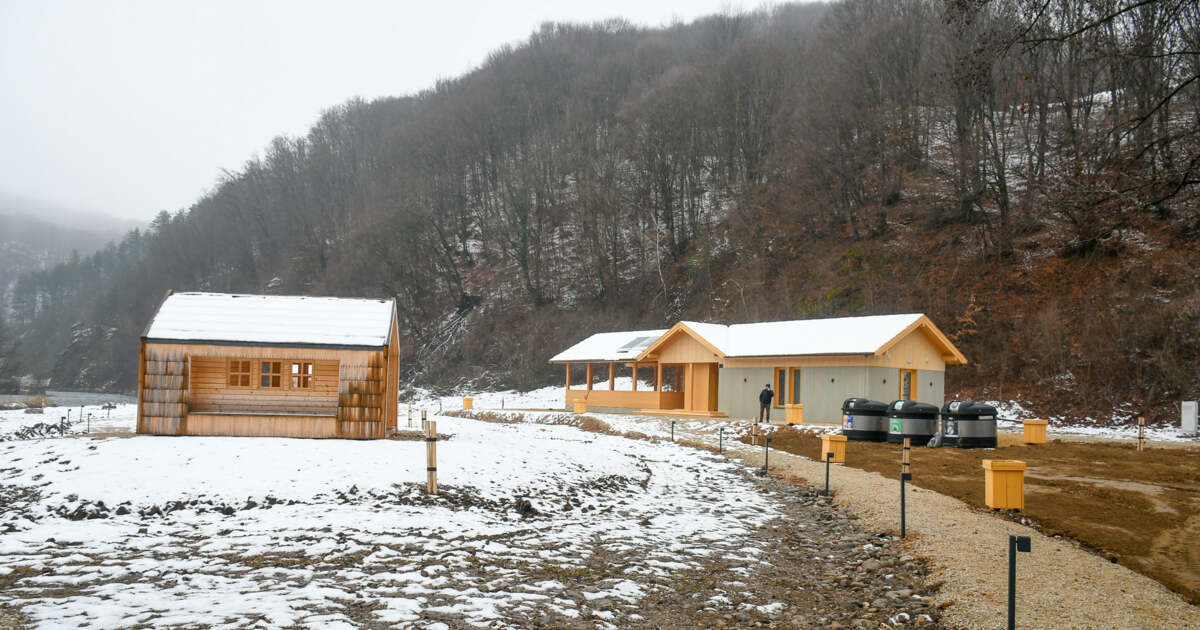 Stadiul lucrărilor la campingurile din Vadu Crișului, Șuncuiuș, Bratca ...