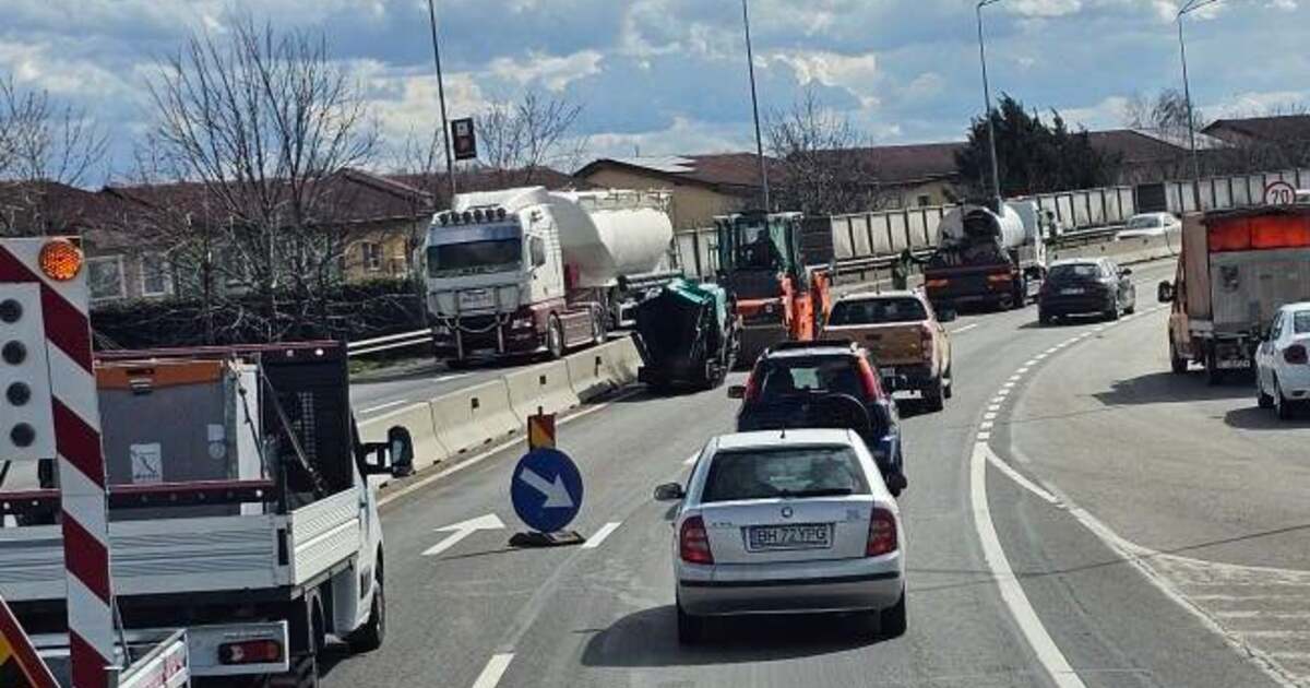 Urmează haosul! Traficul rutier pe pasajul suprateran de la ieșire din Oradea spre Băile Felix ...