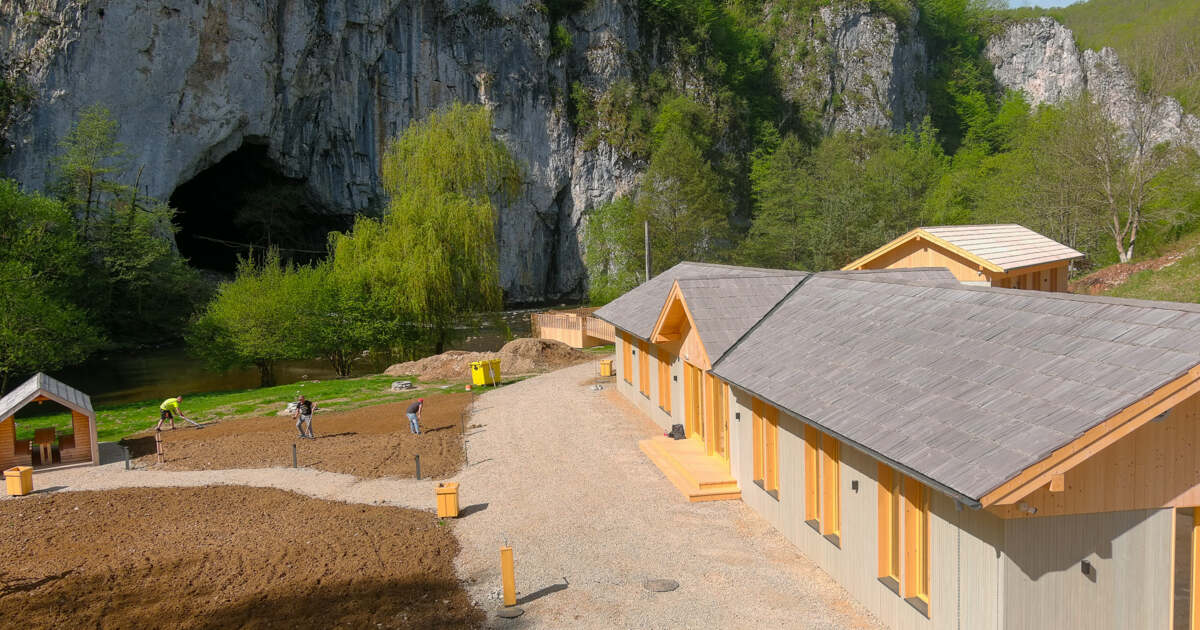 Campingurile moderne din Vadu Crișului, Șuncuiuș și Bratca au fost ...