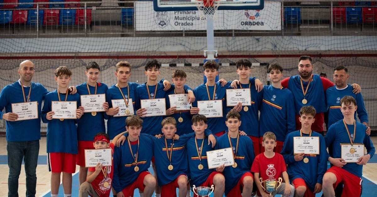Echipa de baschet masculin U14 ani a CSM Oradea a cucerit titlul de ...
