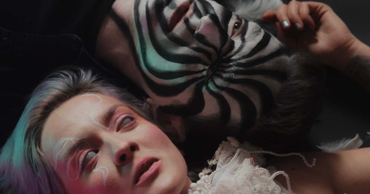 Chitaristul şi producătorul Marius Pop a lansat împreună cu Dafina ...