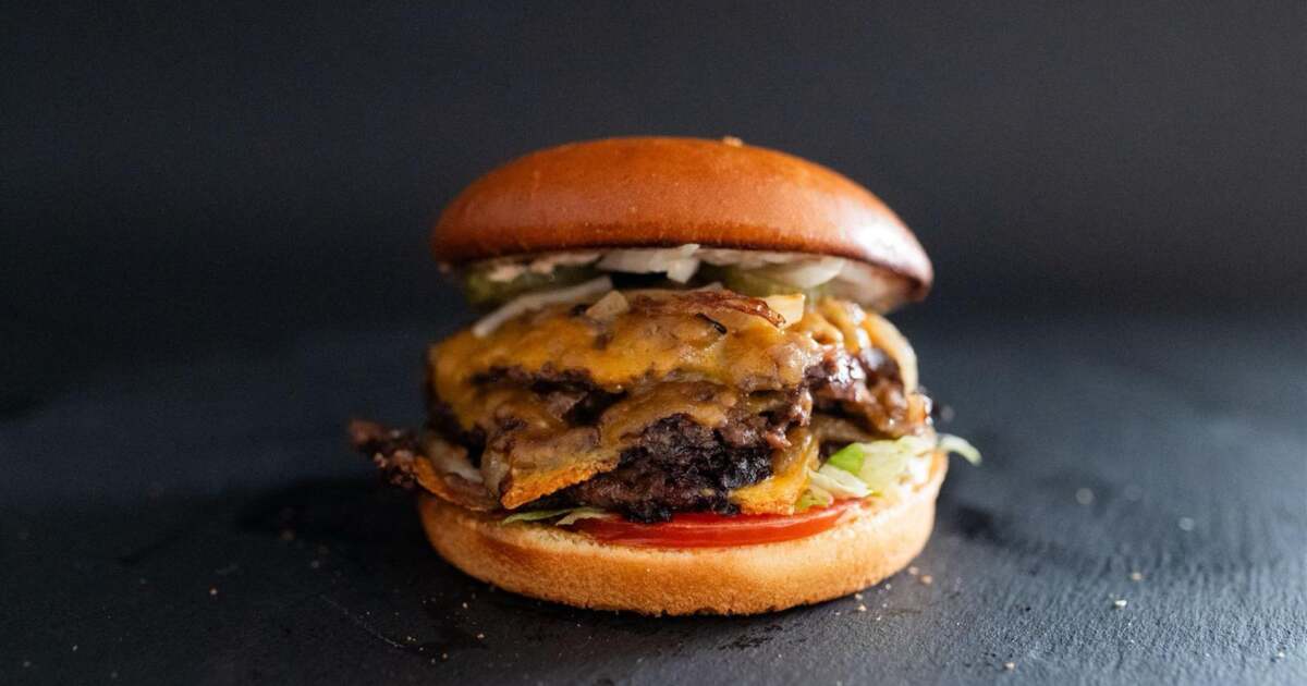 Foto: S-a redeschis ONE BURGER, probabil cel mai bun burger din Oradea ...