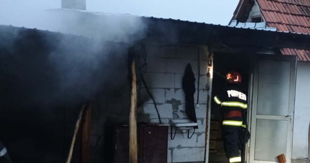 Incendiu la o casă din Holod. Totul ar fi pornit de la o instalație ...