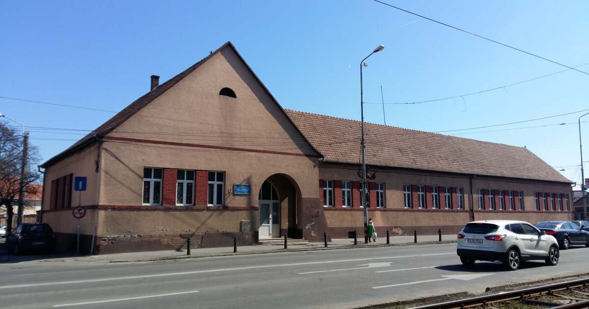 Șase contracte semnate pentru reabilitarea unor unități de învățământ ...