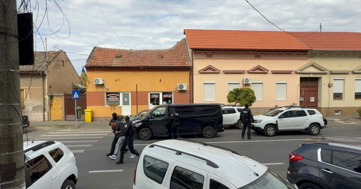 Au fost emise mandate de arestare pentru doi membri ai clanului Neguș ...