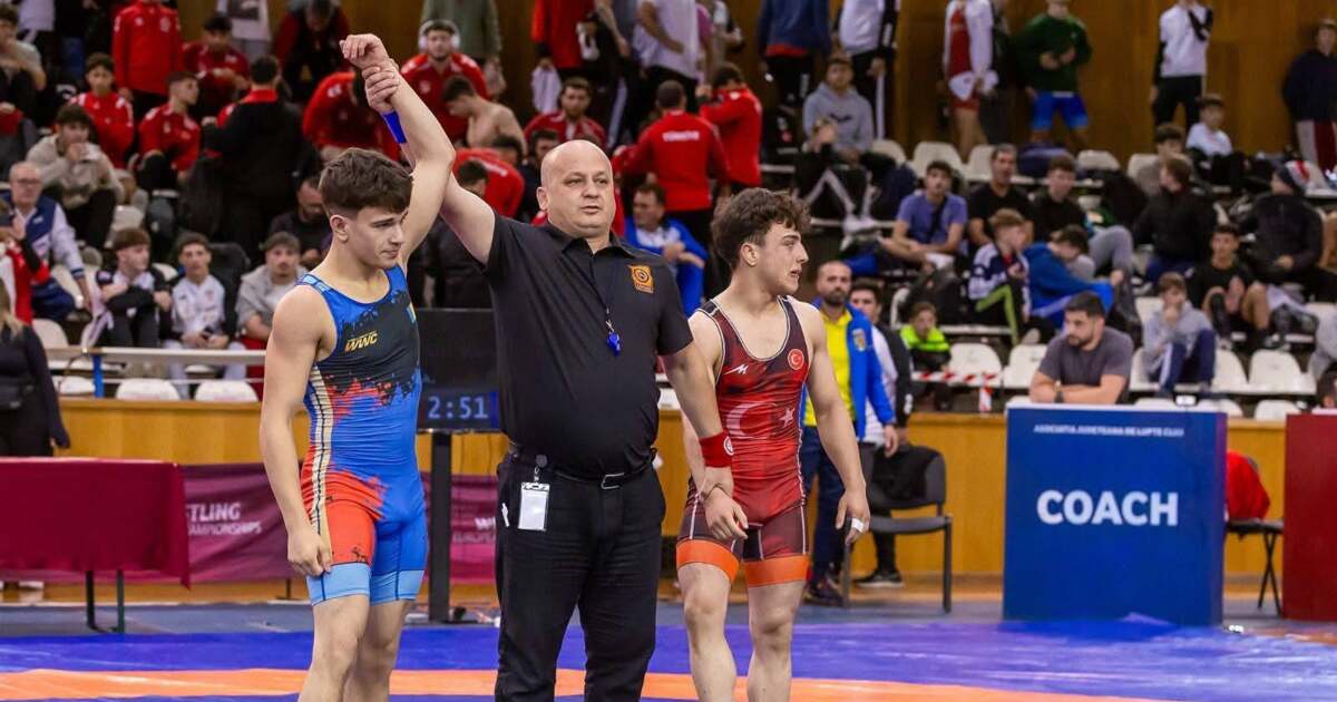 Luptătorul orădean Vlad Trip a devenit campion balcanic la stilul greco ...