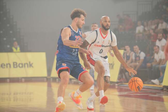 „Leii roșii” au obținut un succes pe muchie de cuțit în meciul cu CS Vâlcea. Kris Richard a fost ...