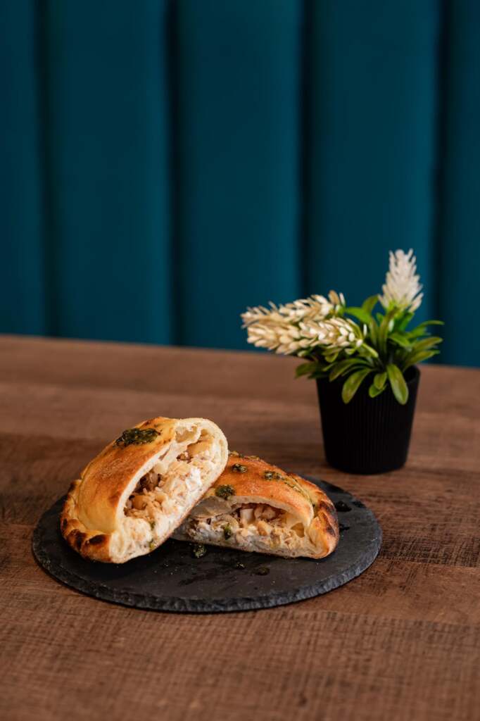 La Oradea s-a deschis Sajaro, cafea delicioasă, pizza și sandwich-uri ...