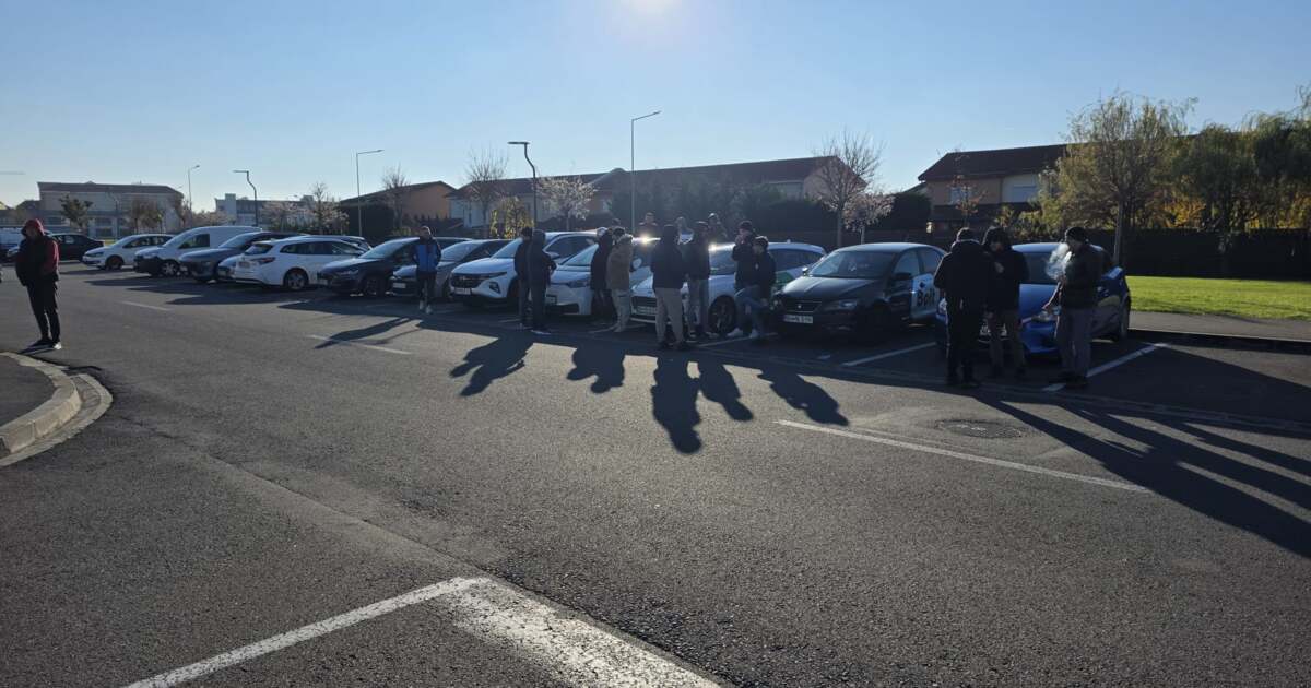 Șoferii Bolt au ieșit în stradă la Oradea să își strige supărarea. Ce ...