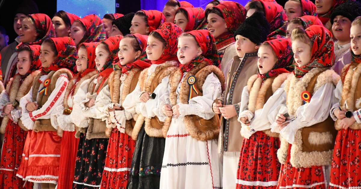 Paradă și festival de colinde în inima orașului - BIHON