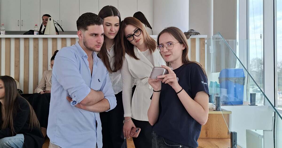 FOTO: Elevi cu idei bune de afaceri, la Colegiul „Partenie Cosma”, 07. ...
