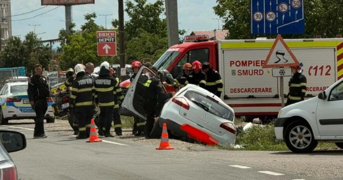 Accident pe Centura Oradea. Un autoturism a intrat într-un cap de pod ...