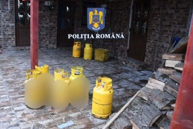 Închisoare pentru doi tineri care au furat 13 butelii. Inițial ...