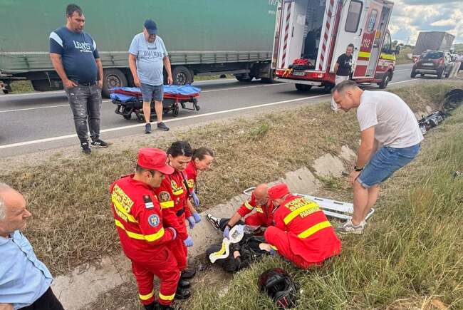 Accident la ieșire din Băile Felix. O motociclistă a fost rănită după ...